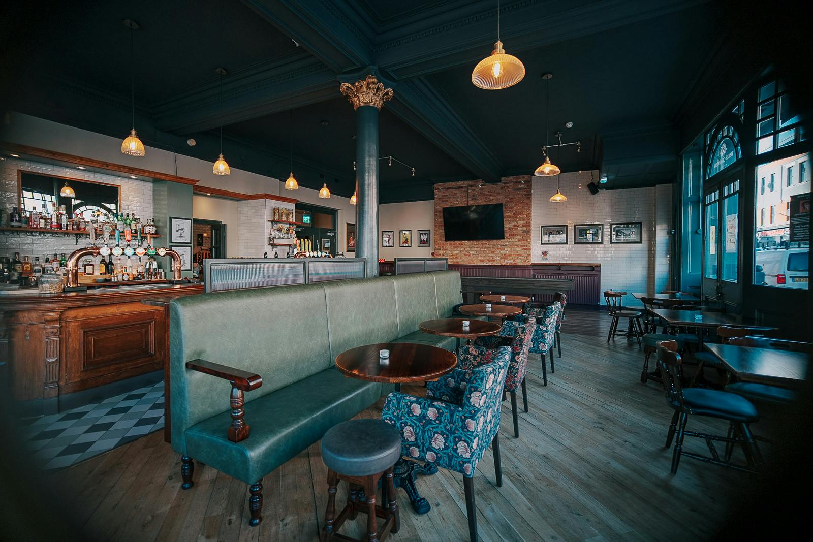 Three Compasses Pub | Dining | The Three Compasses | Hire Space