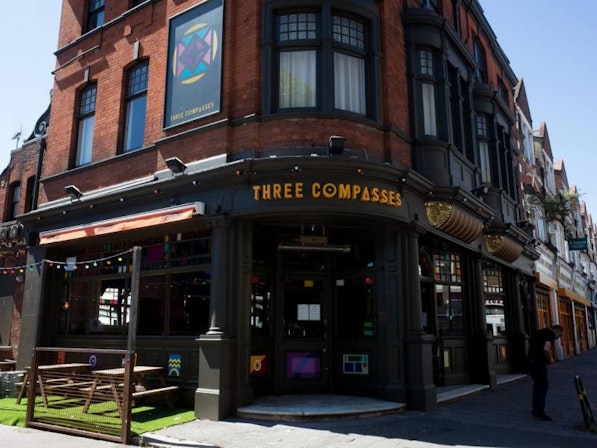 Three Compasses Pub | Dining | The Three Compasses