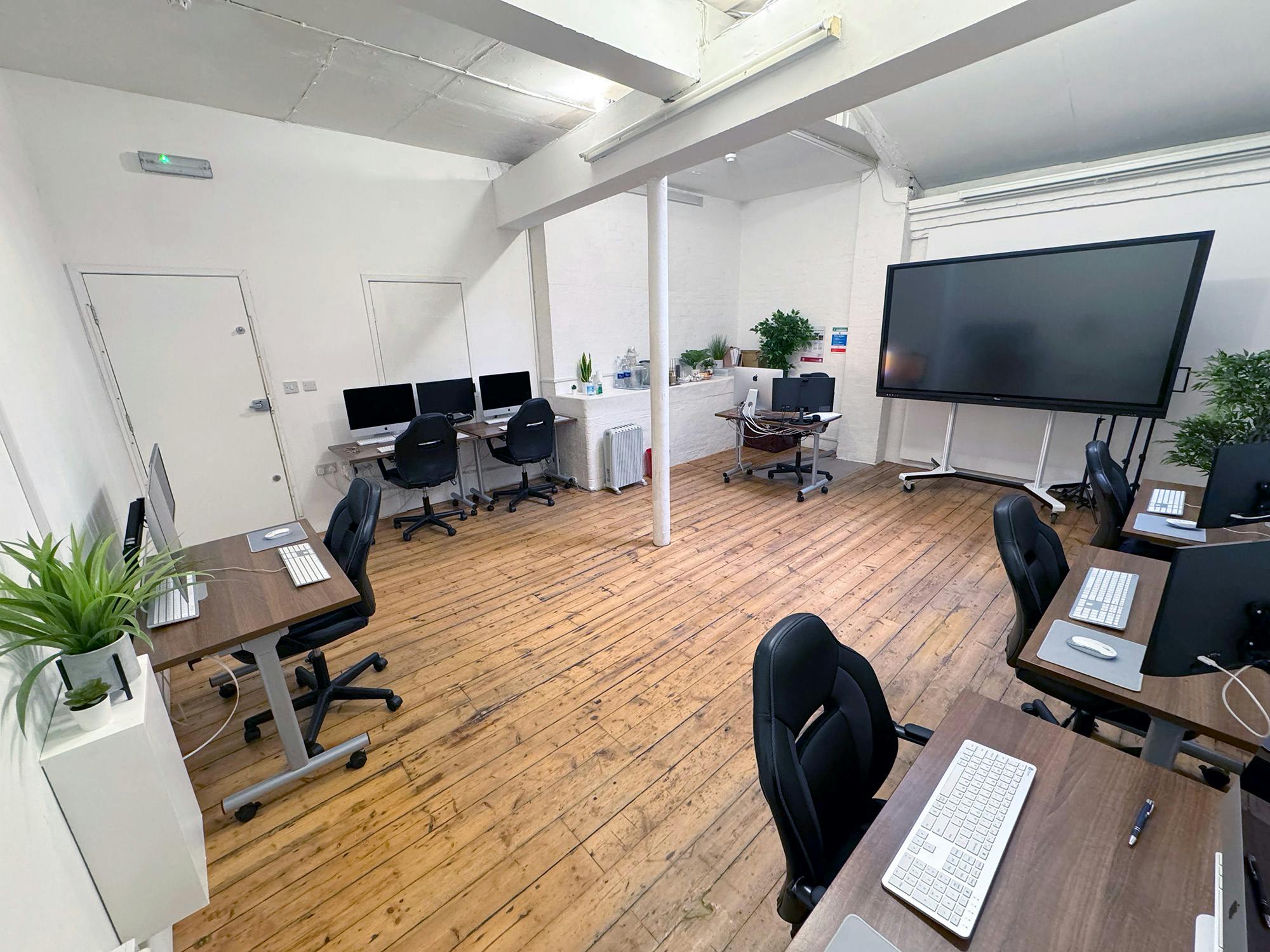 Digital Media Training Room | Business | Platform | Hire Space