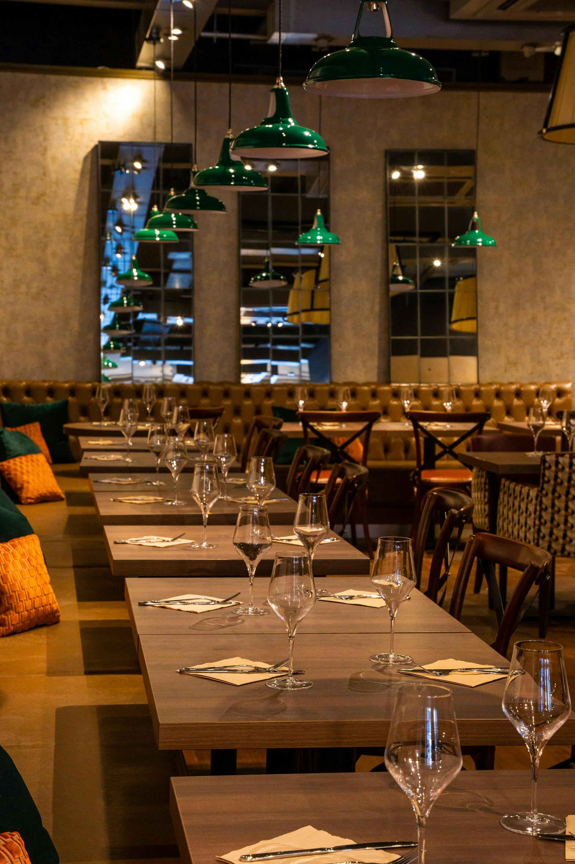 Exclusive Venue Hire | Dining | Top Hat Restaurant & Bar